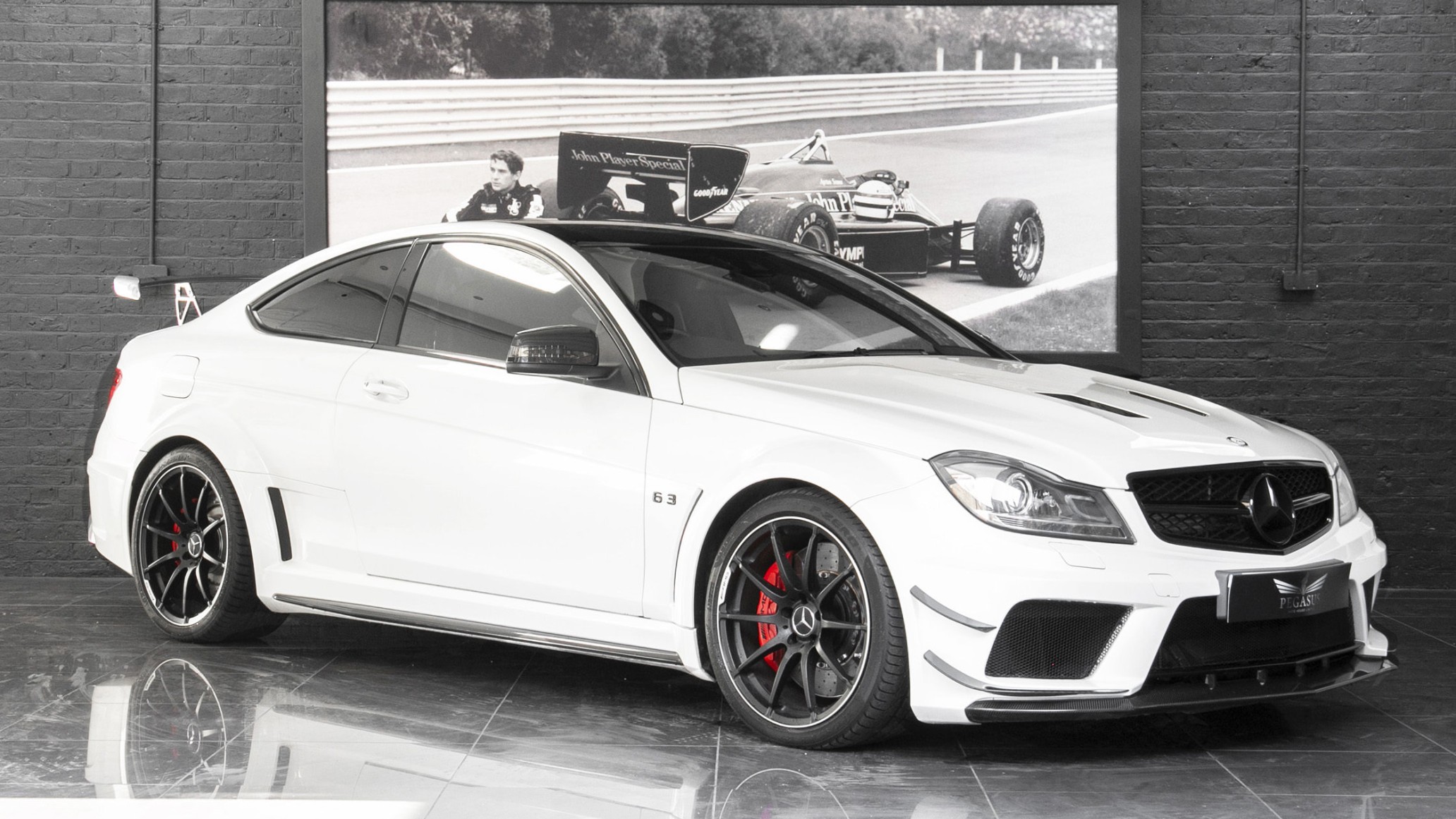 Mercedes Benz C63 Amg Black Series White